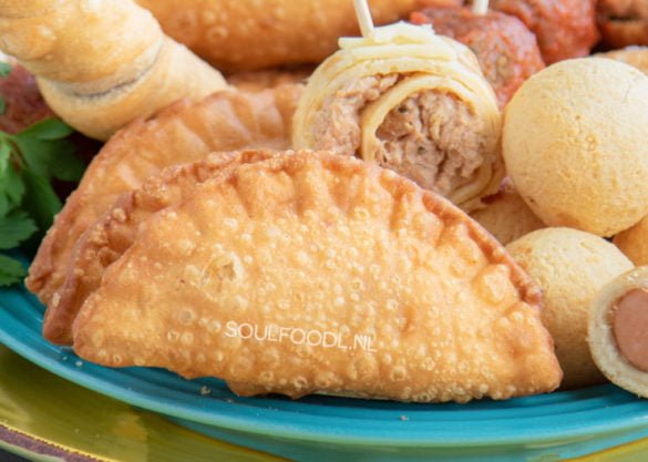 Pastechi: Antillean filled pasties ⋆ RECIPE via SOULFOOD.nl